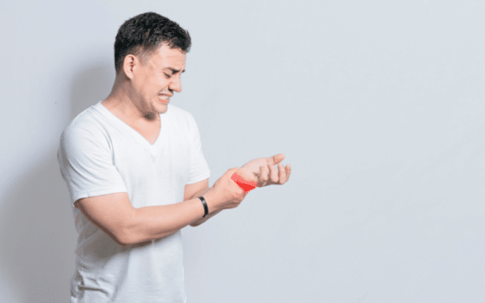 Top 10 Symptoms of Neuropathy (Peripheral Neuropathy): An In-depth ...