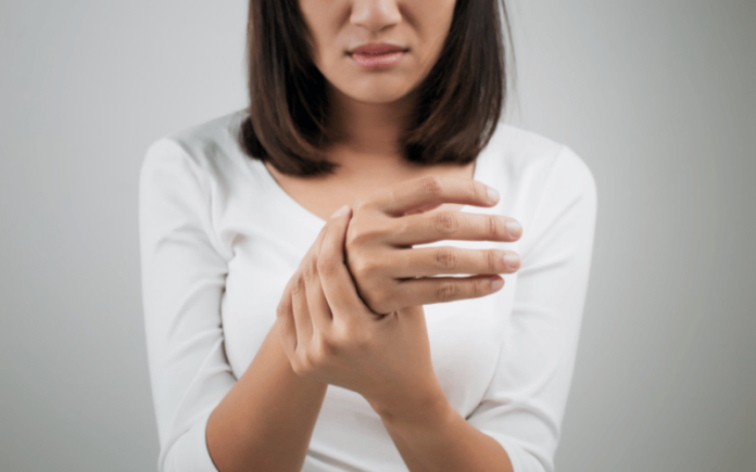 10 Alarming Symptoms of Charcot Marie Tooth Disease (CMT) You Should ...