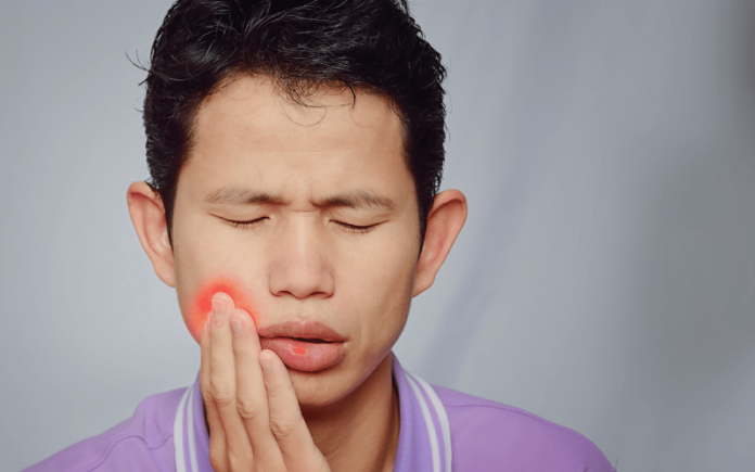 Mouth Ulcer Symptoms: 10 Telltale Signs You Should Never Ignore - Page ...
