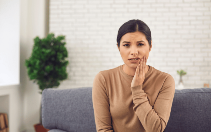 10 Alarming Symptoms of Parulis (Intraoral Dental Sinus, Gumboil) Every ...